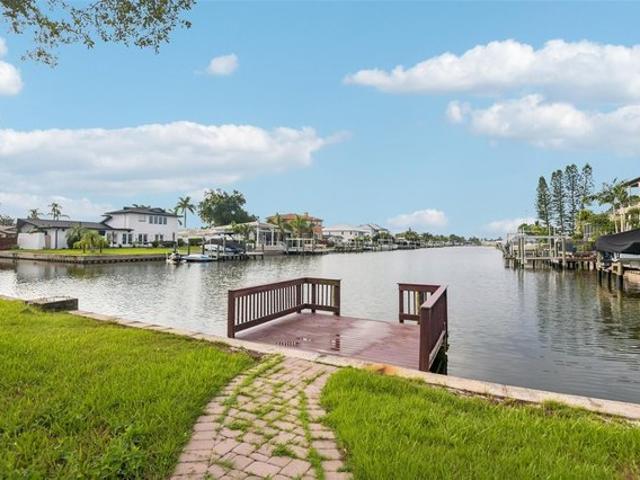 4008 Dana Shores Dr, Tampa, FL 33634