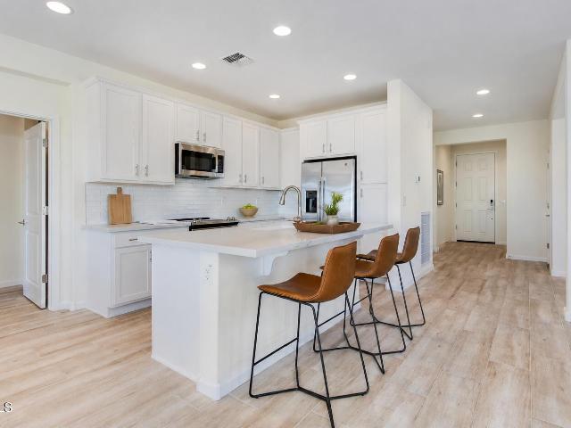 4008 desert moon drive