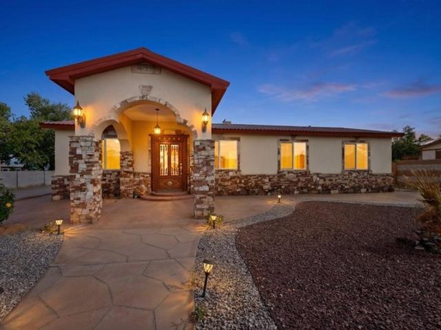 4008 Flora Vista Ave SW, Albuquerque, NM 87121