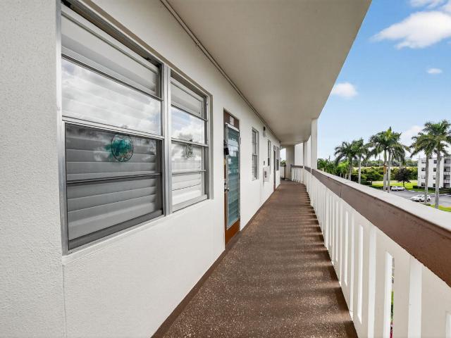 4008 Hythe A, Boca Raton, FL 33434 | MLS #R11150 | Compass