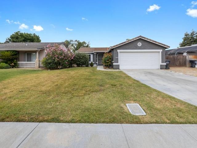 4008 W Harold Ct, Visalia, CA 93291