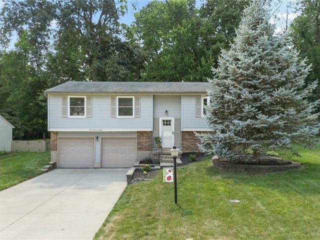4008 Willow Run Dr, Beavercreek, OH 45430