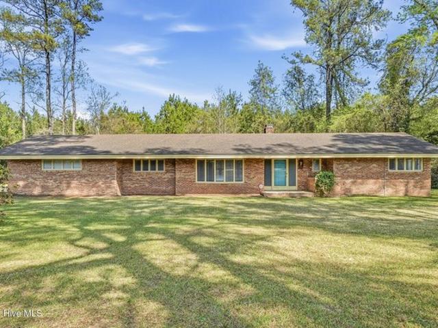 4009 Cedar Creek Rd, Fayetteville, NC 28312