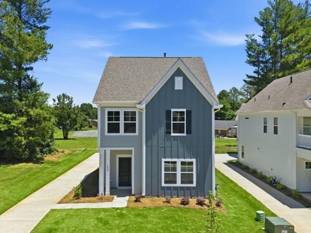 4009 Grommet Ct, Matthews, NC 28105