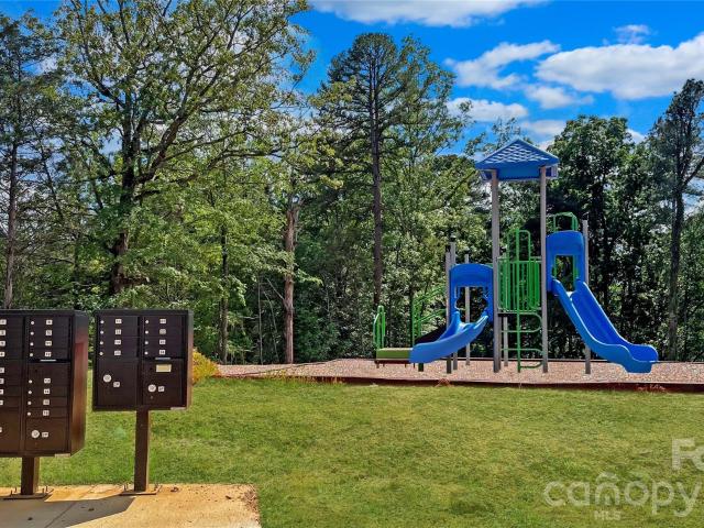 4009 Grommet Ct, Matthews, NC 28105 | MLS #4349