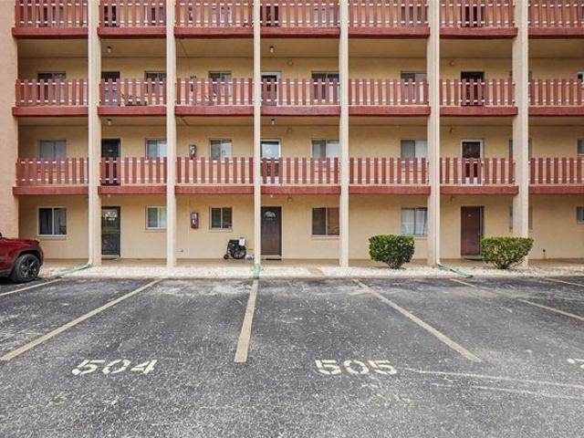 4009 Lake Bayshore Dr Unit 105, Bradenton, FL 34205