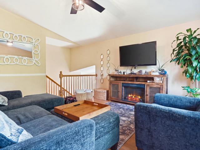 4009 Ridge Road