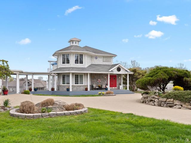 4009 S Woodcliff Drive