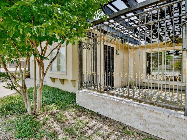 4009 Scenic Way, Granbury, TX 76049 | MLS #20945 | Compass