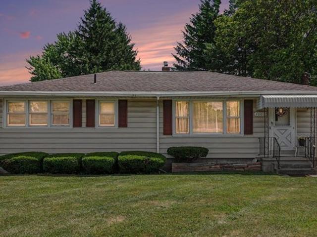 4000 Mackinaw St, Saginaw, MI 48602