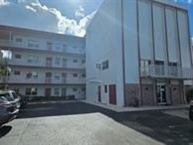 4000 NW 44th Ave Apt 210, Lauderdale Lakes, FL 33319