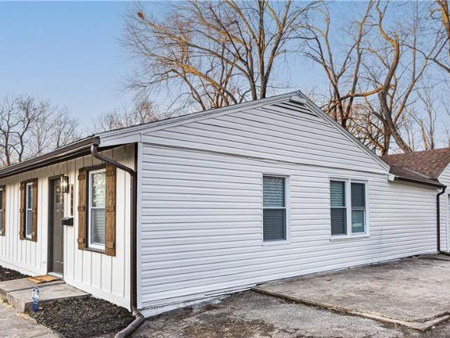 4000 Oakley Ave, Kansas City, MO 64130 | Compass