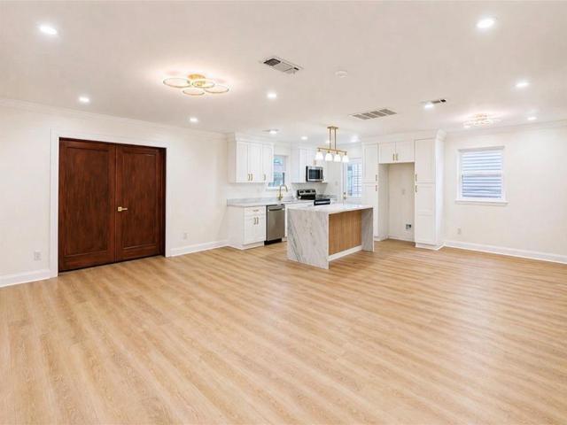 4000 Cottonwood Drive