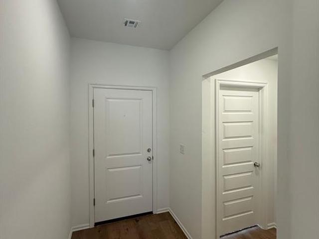 4000 Dutch Lane