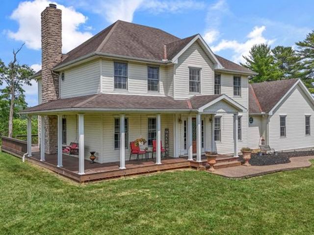 4000 Dillon Hills Dr, Nashport, OH 43830