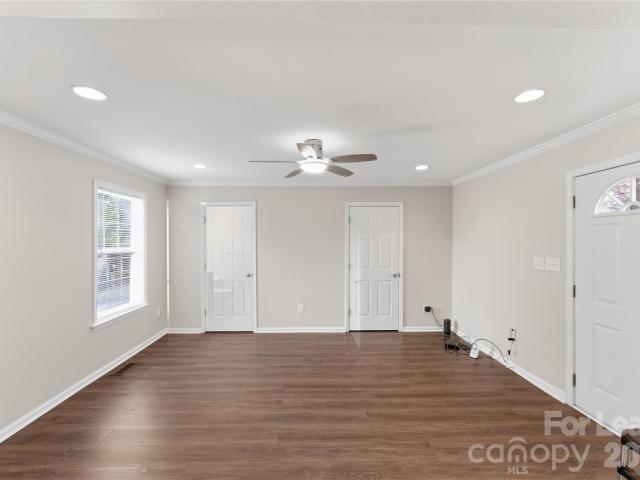 4000 Fieldcrest Rd, Charlotte, NC 28217 | MLS #4351