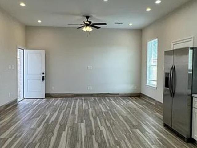 4000 Juno Dr, Chalmette, LA 70043