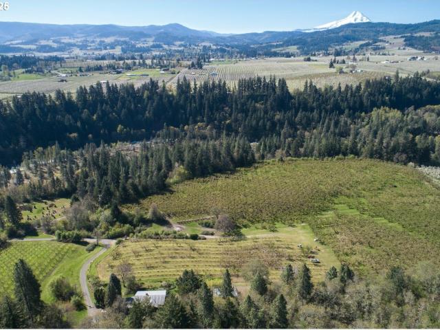 4000 Pheasant Dr, Hood River, OR