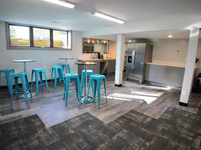 4000 Portage Street # 201