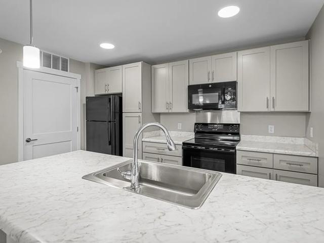 4000 Ryleigh Reserve Ln, Saint Peters, MO 63376