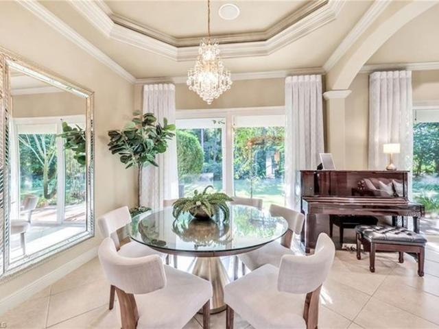 4000 Stonesthrow Ct, Naples, FL 34109