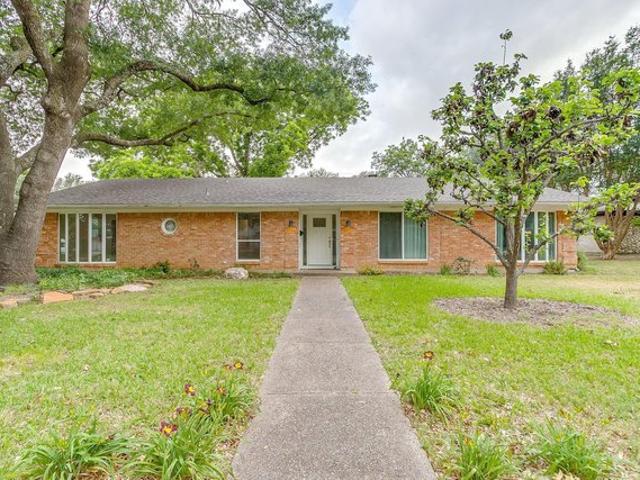 4000 Sundown Dr, Benbrook, TX 76116