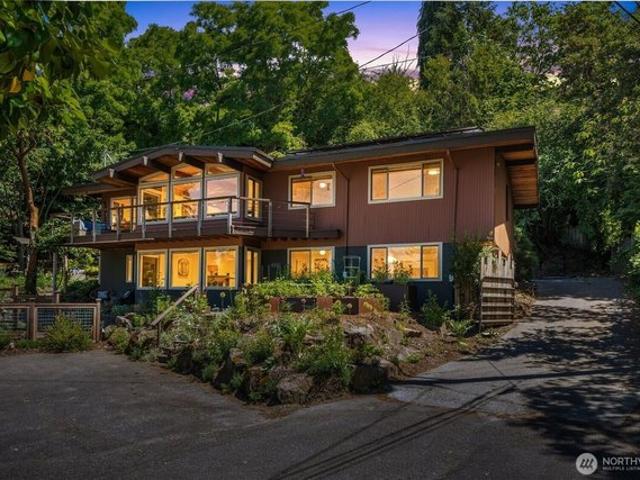 4000 SW Myrtle St, Seattle, WA 98136