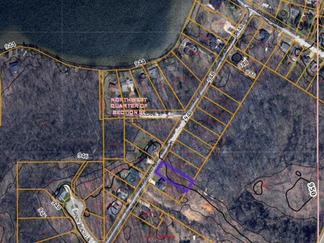 4000 Woodland Rd, Jackson, MI 49203