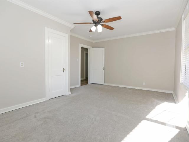 4000 Woodlawn A