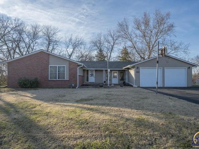 4001 NW Pocahontas Dr, Topeka, KS 66618