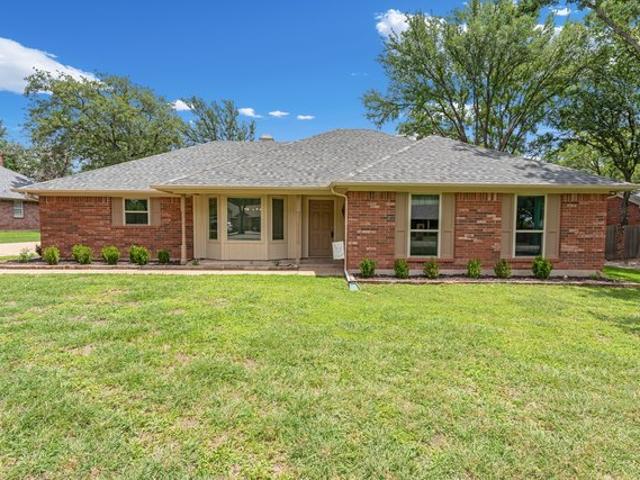 4001 Bandera Dr, Granbury, TX 76049