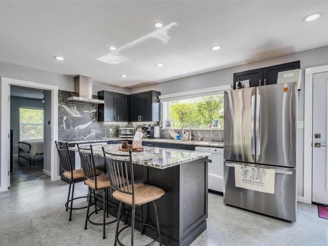 4001 Barth Rd