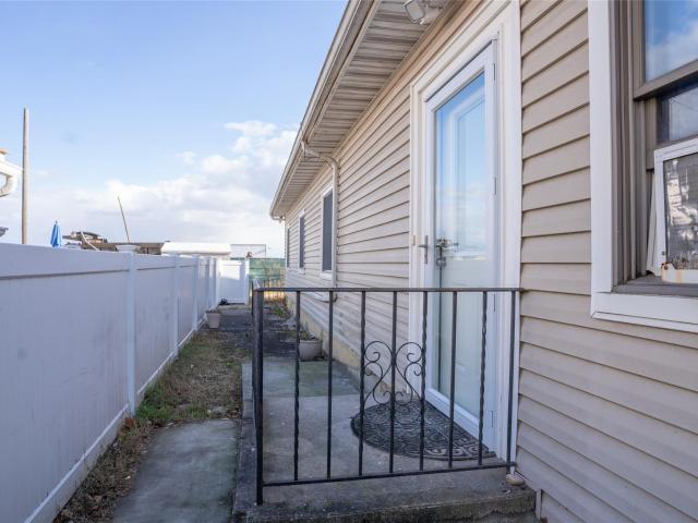 4001 Broadway