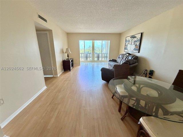 4001 Hillcrest Dr Apt 609, Hollywood, FL 33021