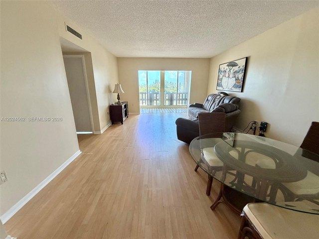 4001 Hillcrest Dr Apt 609, Hollywood, FL 33021