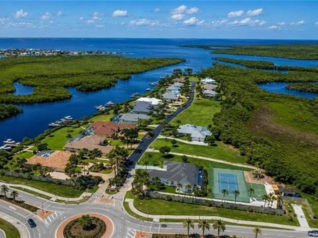 4001 Lea Marie Island Dr, Port Charlotte, FL 33952