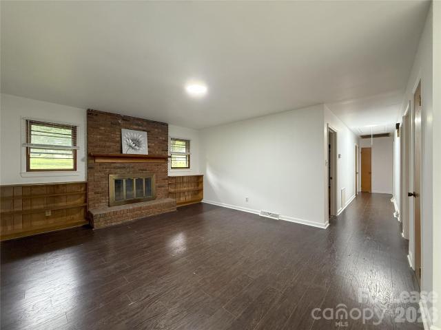 4001 Peggy Lane