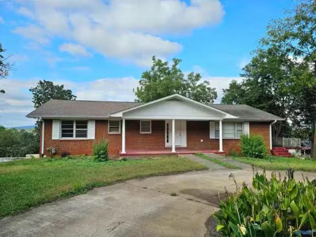 4001 S CRESTVIEW DR NW, HUNTSVILLE, AL 35816