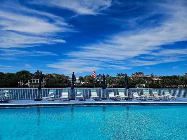 4001 S OCEAN BLVD APT 112, SOUTH PALM BEACH, FL 33480 Condo/To.