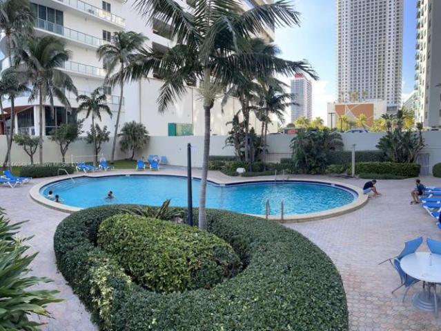 4001 S Ocean Dr #3D Hollywood, FL 33019