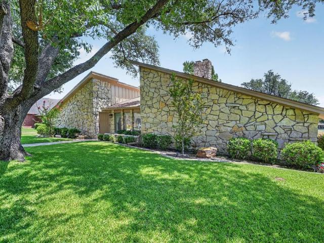 4001 Snow Creek Drive