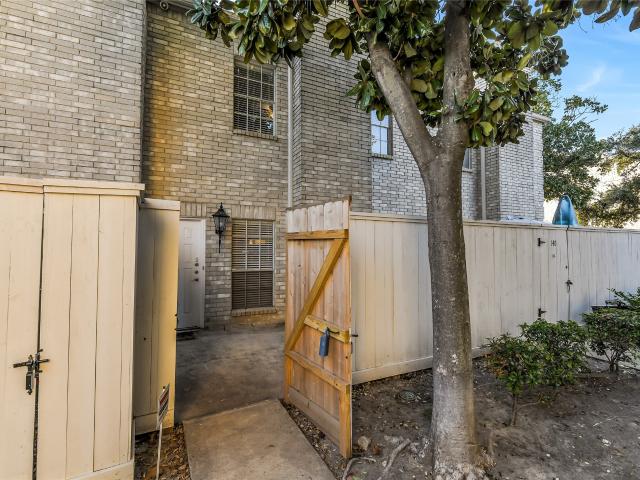 4001 Tanglewilde Street 1402