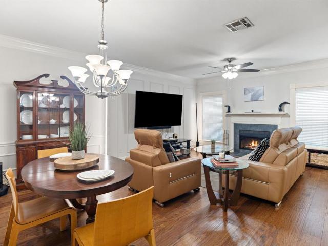4001 Tanglewilde Street, Unit 1103
