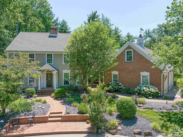 4001 Wood Castle Rd, Evansville, IN 47711