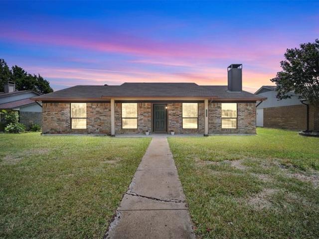 4002 Mountain Pass Dr, Plano, TX 75023
