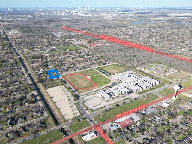 4002 Beran Dr, Houston, TX 77045 | MLS #34758 | Compass