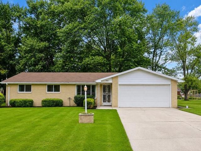 4002 E Saddle Dr, Fort Wayne, IN 46804