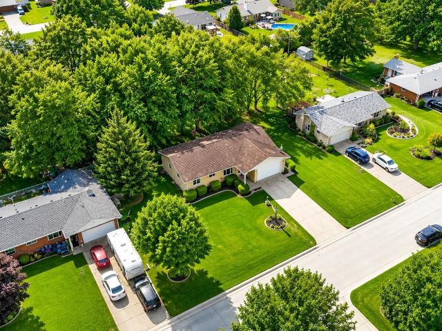 4002 E Saddle Drive