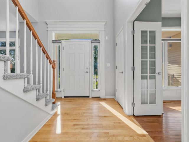 4002 Edgewater Drive