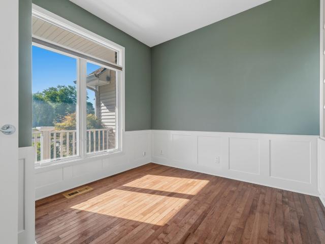4002 Edgewater Drive